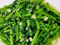 茼蒿怎么炒好吃_茼蒿焯水几分钟
