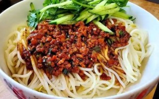 北京炸酱面起源_老北京炸酱面历史