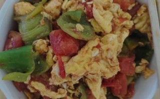 西红柿青椒炒鸡蛋怎么做_西红柿青椒炒鸡蛋热量高吗