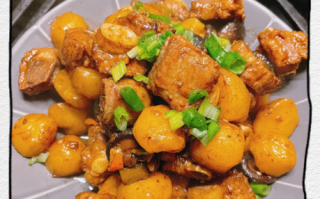 腊排骨炖土豆怎么做_腊排骨炖土豆的家常做法