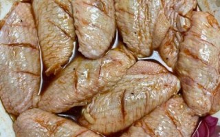 微波炉烤翅的做法_微波炉烤鸡翅要多久