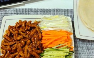 京酱肉丝饼怎么做_京酱肉丝饼热量高吗