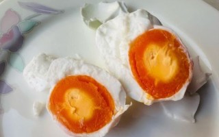 咸鸭蛋怎么做比较好吃_家庭版咸鸭蛋腌制方法