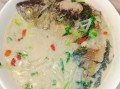 鲫鱼汤怎么炖才白_鲫鱼汤去腥技巧