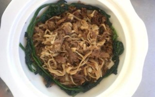 金针菇炒羊肉卷怎么做_金针菇炒羊肉卷的家常做法