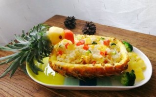 电饭煲做菠萝饭怎么做_电饭煲菠萝饭做法窍门