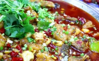 炖鲢鱼的家常做法_炖鲢鱼怎么做好吃又简单