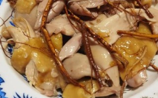 手撕鸡怎么做才嫩滑_手撕鸡配料有哪些