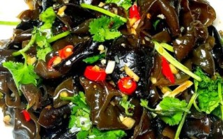 凉拌木耳怎么做好吃_木耳焯水几分钟最佳