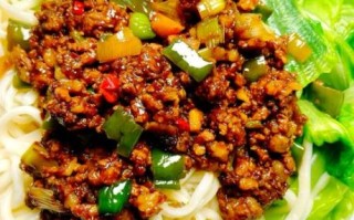 面条肉酱怎么做_正宗肉酱面配方