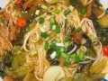 酸菜肉丝面怎么做_酸菜肉丝面热量高吗