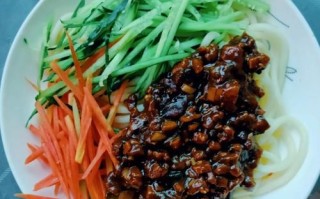 炸酱面怎么做_炸酱面家常做法