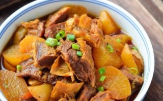 白萝卜炖牛腩怎么做_白萝卜炖牛腩需要焯水吗