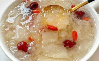 银耳红枣羹怎么做_银耳红枣羹的功效与禁忌