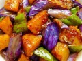 茄子烧土豆怎么炒好吃_茄子土豆先炒哪个
