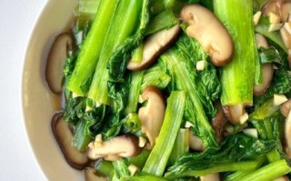 香菇炒小白菜怎么做_香菇炒小白菜需要焯水吗