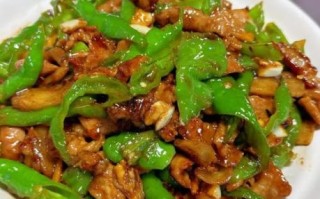 辣椒炒肉怎么做_饭店版辣椒炒肉秘诀