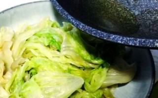 爆炒西生菜怎么炒好吃_西生菜脆嫩不苦的秘诀