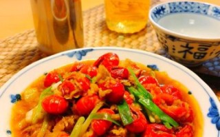 蒜蓉龙虾尾怎么做才好吃_蒜蓉龙虾尾做法窍门