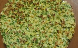 槐花饼要不要焯水_焯水后口感更好吗