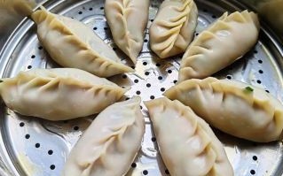 烫面蒸饺怎么和面窍门_烫面蒸饺用什么水和面