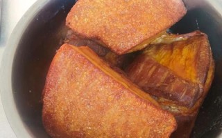 炸扣肉怎样炸出虎皮_扣肉虎皮不皱皮秘诀
