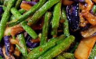 豇豆炒茄子怎么炒好吃_豇豆炒茄子用焯水吗