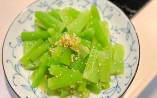 莴苣凉拌怎么做_莴苣凉拌要不要焯水