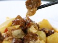 牛肉炖土豆怎么做好吃又烂_牛肉炖土豆的秘诀