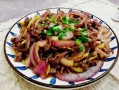 洋葱炒什么好吃_洋葱炒牛肉还是鸡蛋