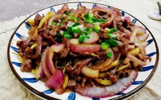 洋葱炒什么好吃_洋葱炒牛肉还是鸡蛋