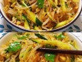 酸辣绿豆芽怎么炒好吃_绿豆芽炒多久才脆