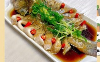 清蒸海鲈鱼怎么做才鲜嫩_正宗做法详细步骤