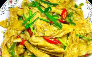 烧腐竹先油炸还是直接焯水_怎样炸腐竹不溅油