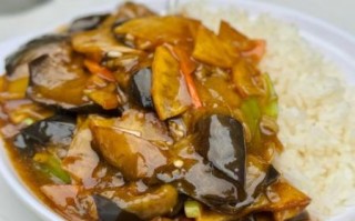 地三鲜盖饭怎么做_地三鲜盖饭热量高吗