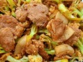 花菜炒肉片怎么做_花菜炒肉片焯水吗