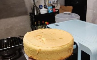 家用烤箱烤蛋糕温度时间_蛋糕不塌陷不回缩怎么做