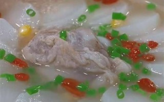 排骨汤锅怎么炖才白_排骨汤锅放什么配菜