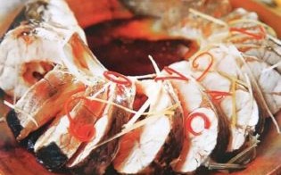 草鱼整条鱼怎么做好吃_草鱼整条鱼的做法大全