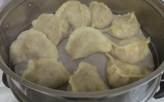烫面蒸饺开水下锅还是冷水下锅_蒸多久才熟