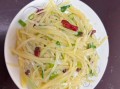 凉拌土豆丝怎么做_家常土豆丝怎么做好吃又脆