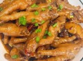 红烧鸡爪子怎么做才好吃_红烧鸡爪子去腥增香技巧