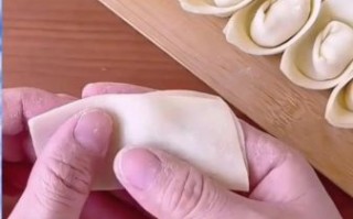 云吞怎么包才不散_馄饨包法图解