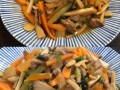 鸡腿菇炒肉怎么炒好吃_鸡腿菇炒肉的家常做法