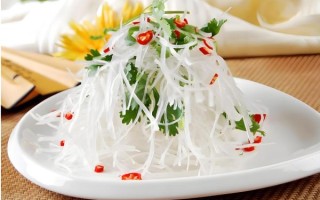 萝卜丝凉拌怎么做好吃_萝卜丝凉拌要不要焯水