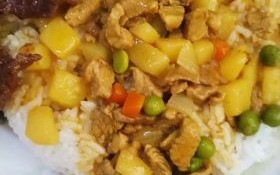 咖喱牛肉土豆盖浇饭怎么做_咖喱牛肉土豆盖浇饭家常做法