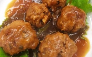 四喜丸子家常做法_红烧狮子头怎么做