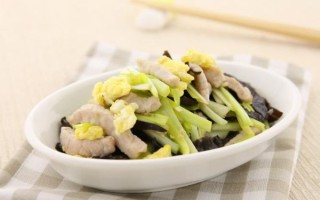 韭黄木耳炒肉丝怎么做_韭黄木耳炒肉丝的家常做法
