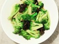 素炒西兰花怎么做_西兰花焯水几分钟