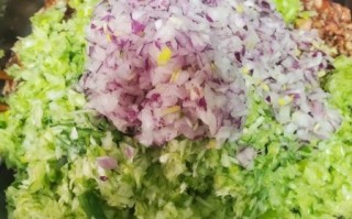 猪肉大葱饺子馅怎么调_猪肉大葱饺子馅好吃秘诀